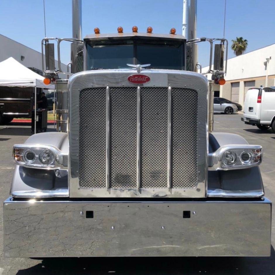 Peterbilt – Shark Chrome Shop