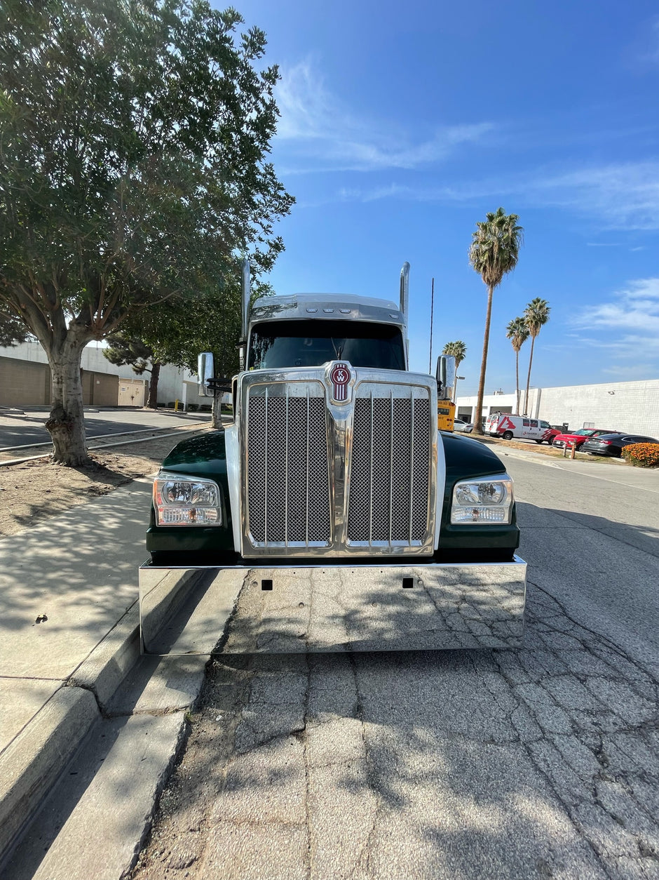 Kenworth W900L – Shark Chrome Shop